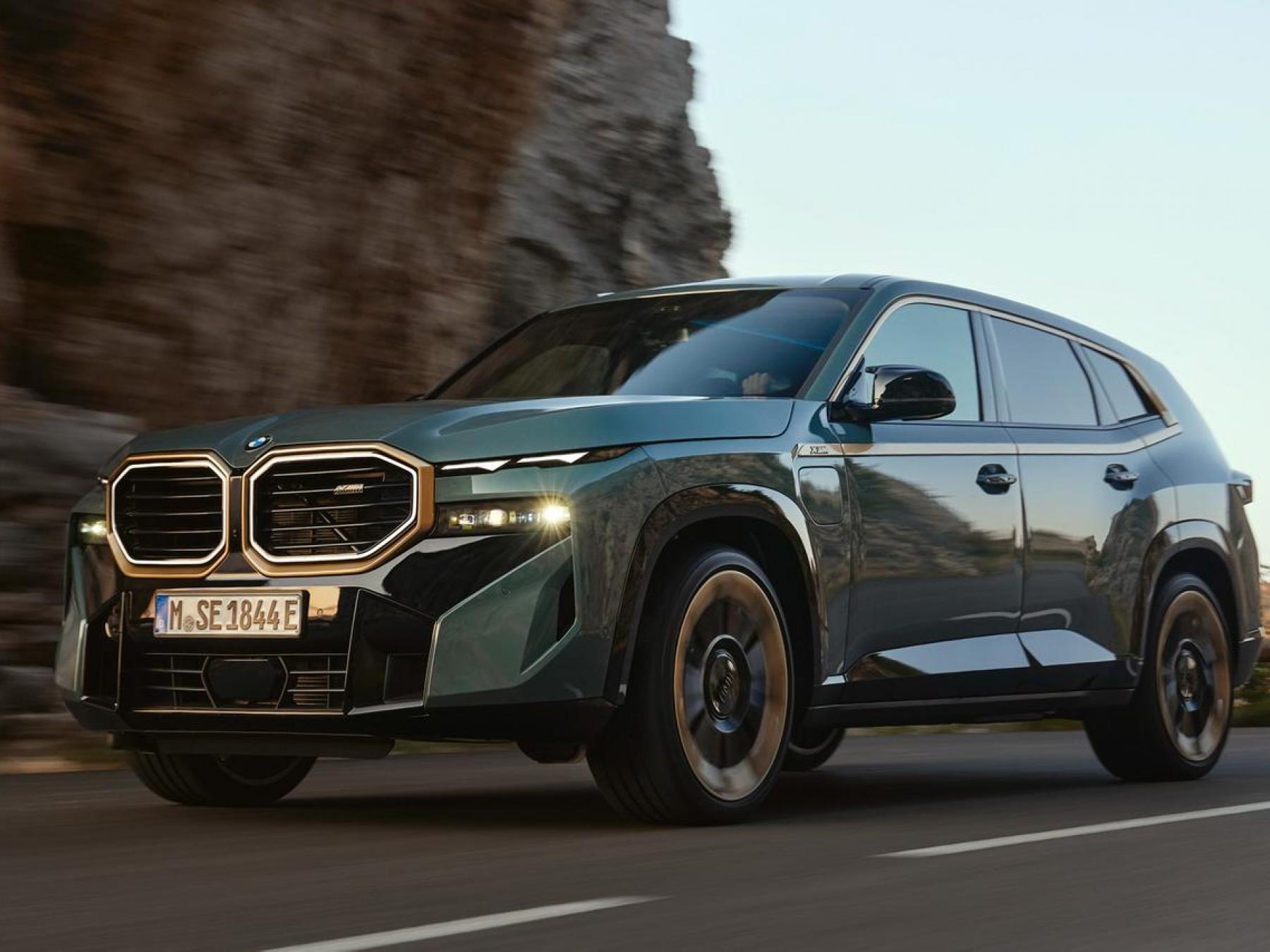 BMW's heaviest hybrid supercrossover comes with an even bigger grille ...