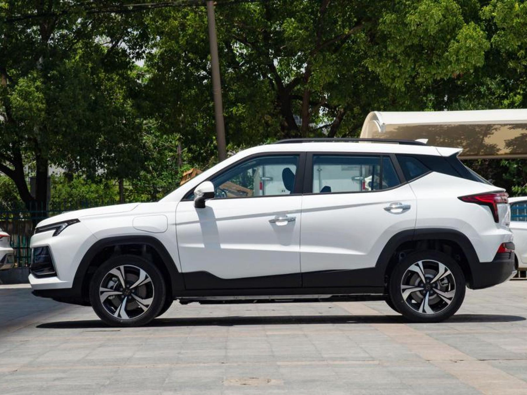 The new Moskvich 3 gets a new name, petrol and electric version ...